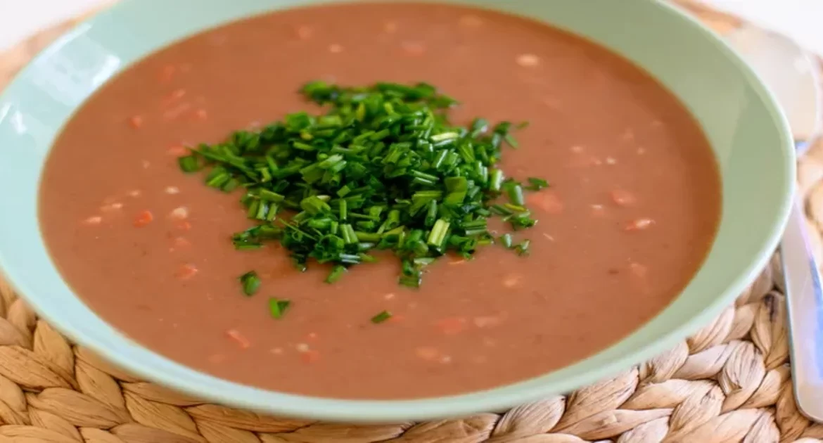Sopa De Frijoles Con Papas Para Hacer En Los Días Fríos